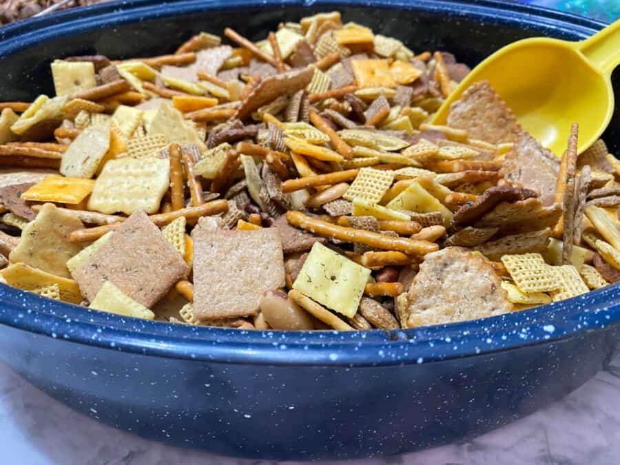 Addicting Munchies Holiday Snack - Country at Heart Recipes