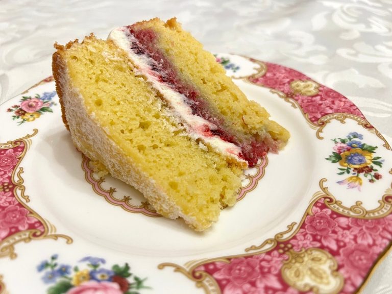 Victoria Sponge Tea Cake - Country at Heart Recipes